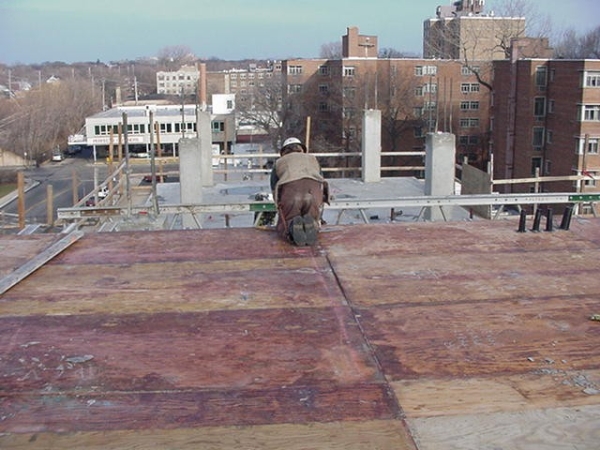 Leading Edge Not Tied Off | TC Risk Management Services Safety ...